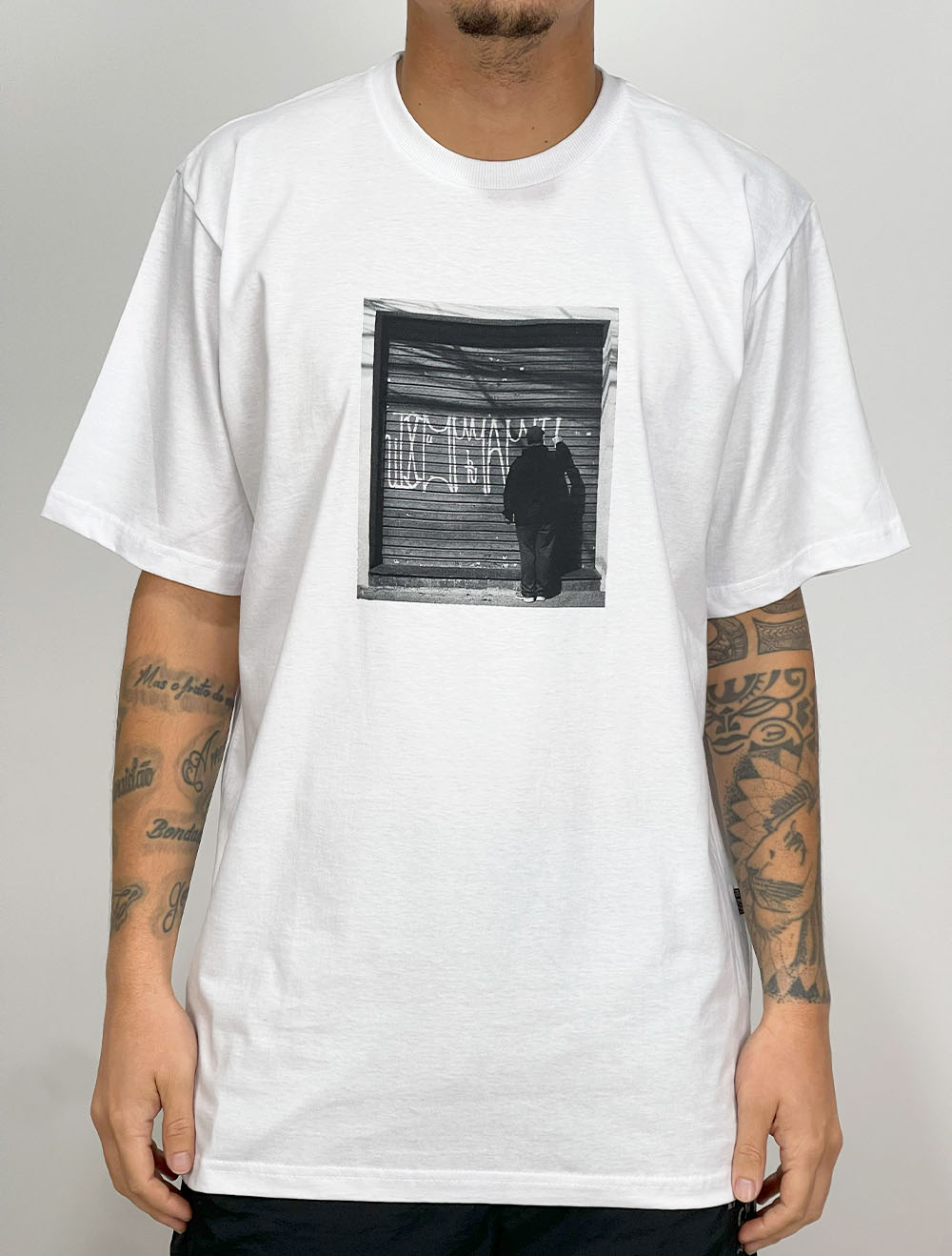 Camiseta Chronic/Lixo Mania SP Nights Front - Branca